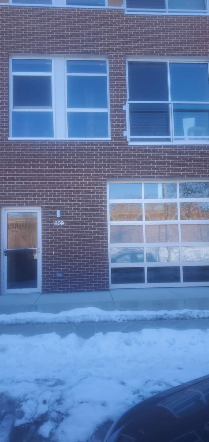 Downtown Condo, 5 Blocks From Capital, Btn 2 Lakes - Madison, WI