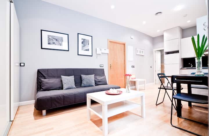 Cozy Apartment In Central Madrid - Madrid