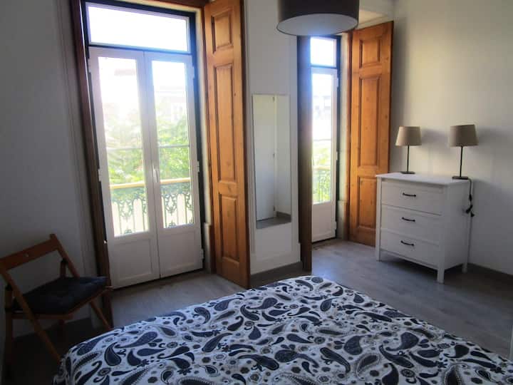 Apartment With Yard In The Heart Of Downtown - Lisabon