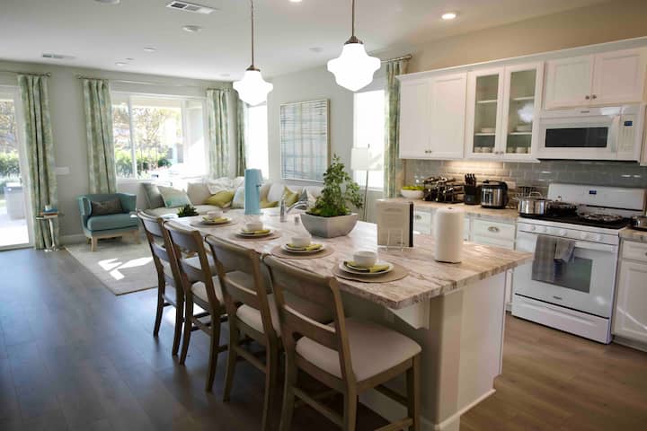 New 4b Home + Loft | Sequoia, Ev - Visalia, CA