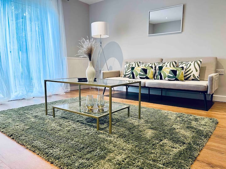 Origin Serviced Let 1-5 People And Long Term - Hemel Hempstead