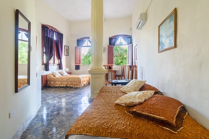Private & Spacious Room - Casa Oládélé (Religion) - Havana