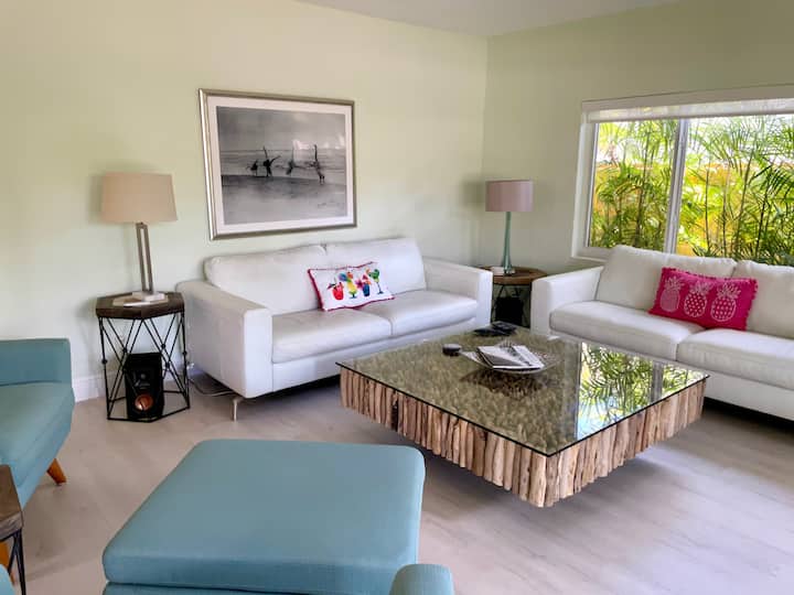 Tropical Getaway - Hollywood, FL