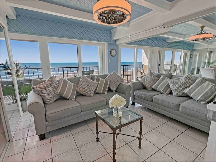 Amazing Beach Views, Comfortable And Pet Friendly - Galveston, TX