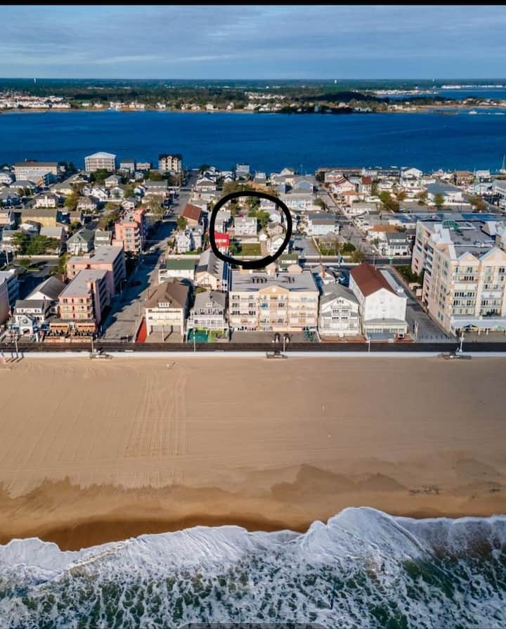 2 Bedrooms Condo, 1 Block From Beach And Boardwalk - Rock N Roll, Ocean City
