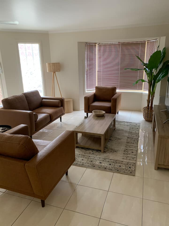 Unit 2 B/r
Detached/private
City/beach/park - Mackay