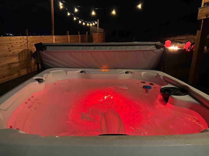 Ranch Retreat Sleeps 16  Views Hot Tub Gas Firepit - Ellensburg, WA