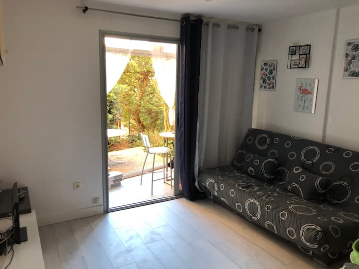 Joli Studio Et Extérieur Arboré En Bord De Mer - Sète