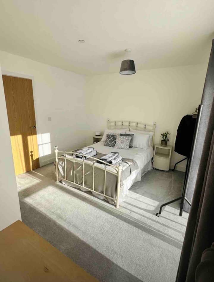 Room In Waterside Flat - Gloucester