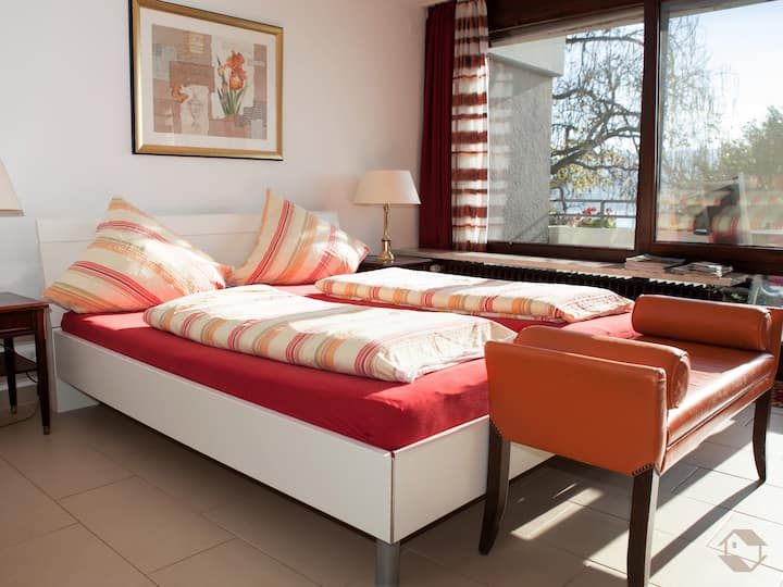 Königsegg Mit Hallenschwimmbad Ines Koch, (Reichenau), Ferienwohnung, 40qm, 1 Wohn- / Schlafzimmer, Max. 2 Personen - Konstanz