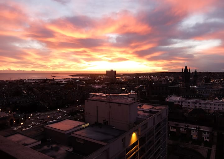 Near Center Of Aberdeen With Parking - Aberdeen