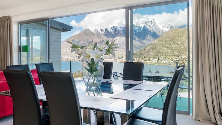 Huge Living Space- Amazing Views-1 Bed Apartment! -