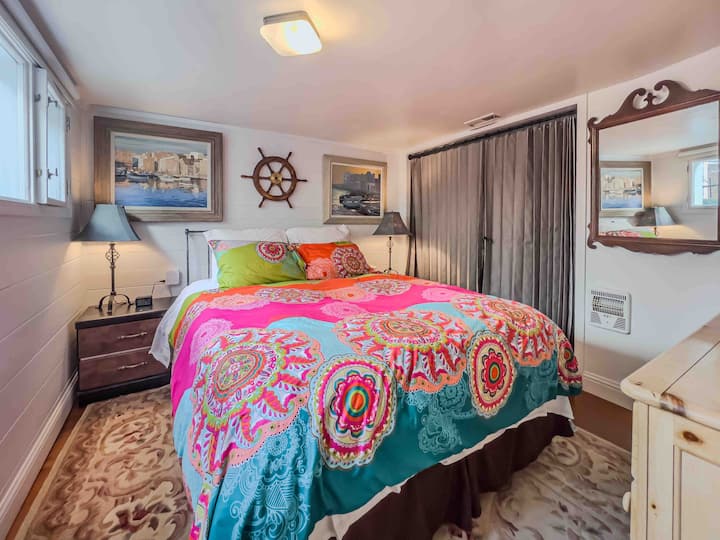 Private Alki Suite - Seattle, WA