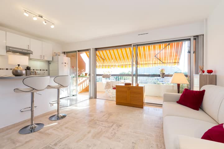 Studio Dans Résidence Standing à Villeneuve-loubet - Plage des Bouches du Loup