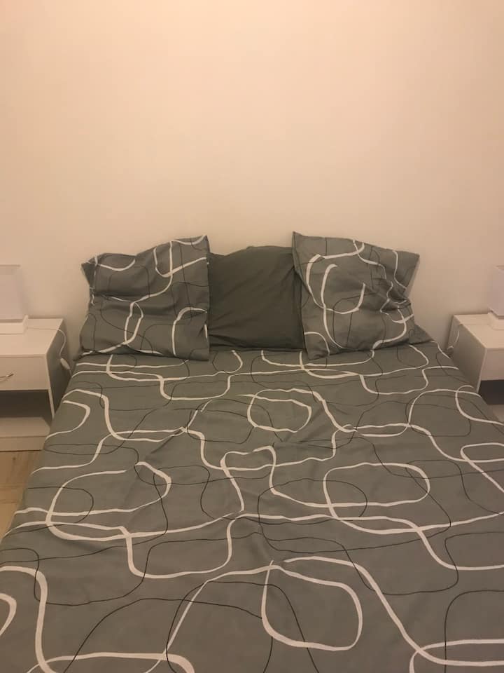 Little Ecully Room - Lyon