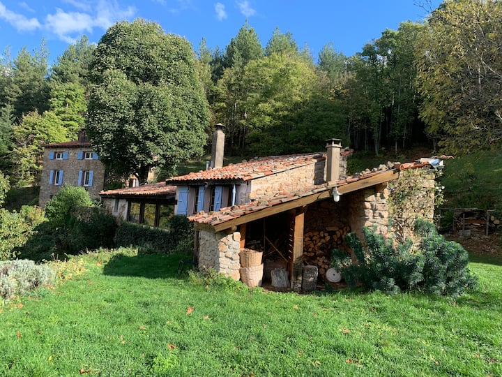 Bergerie Rustique, Vue, Brasero Et Four à Pain - Saint-Victor