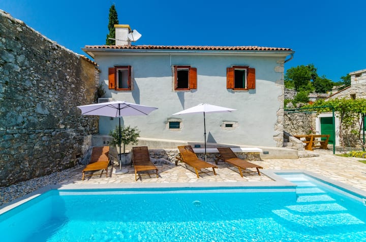 Fantastic Villa In A Quiet Location,with Its Pool - Crikvenica
