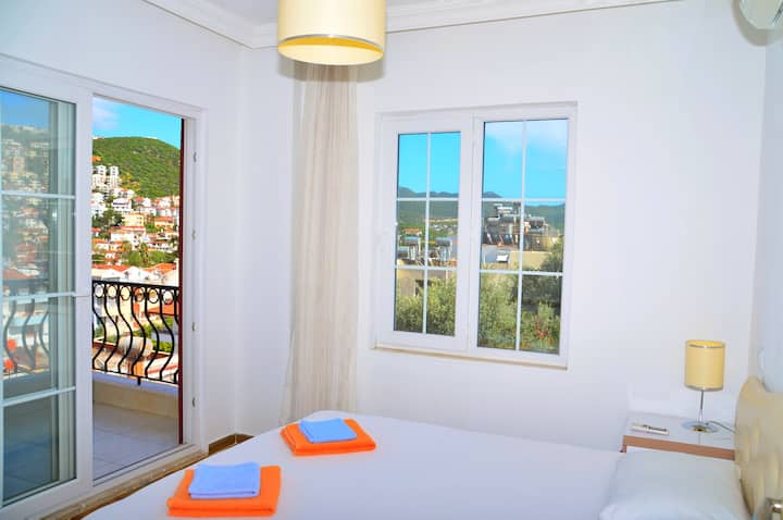 No:4 (1+1) - Kaş