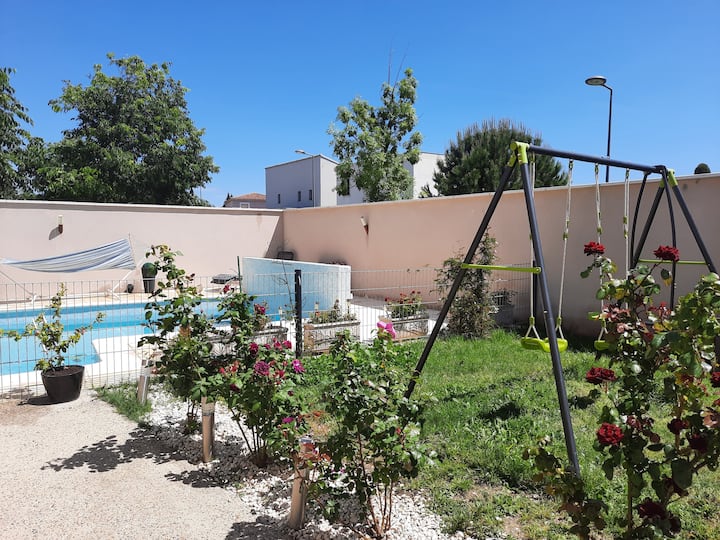 Villa Avec Piscine 12 Pers Proche Porte St Lazare - Sorgues
