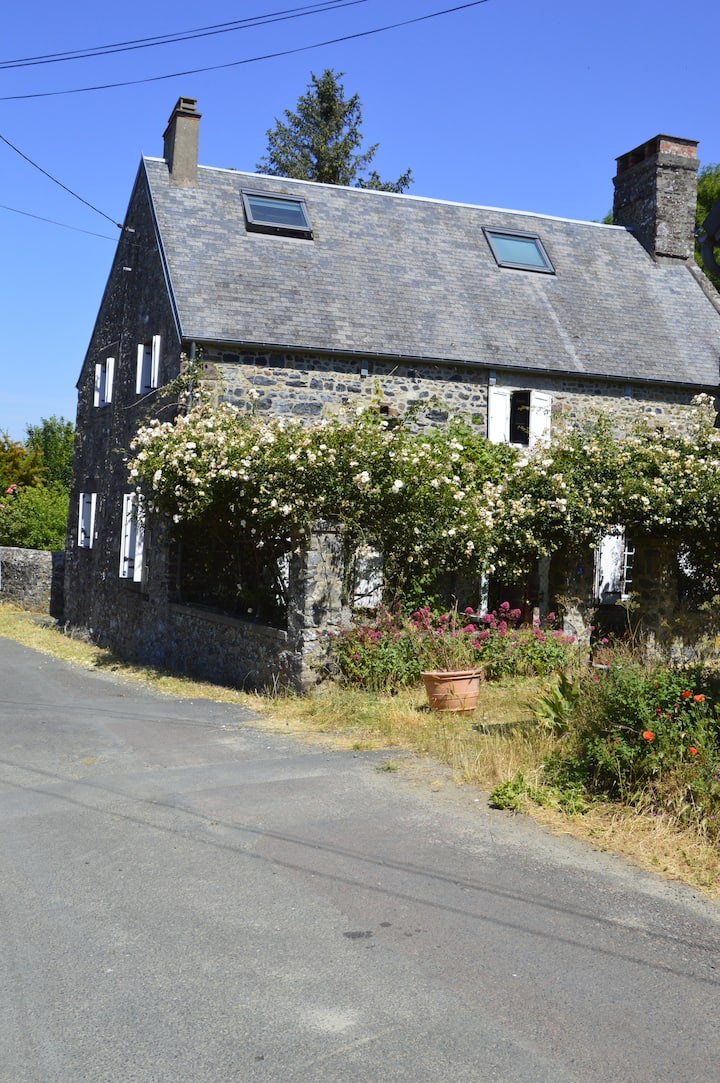 Petite Maison Dans Un Hameau Paisible - Agon-Coutainville