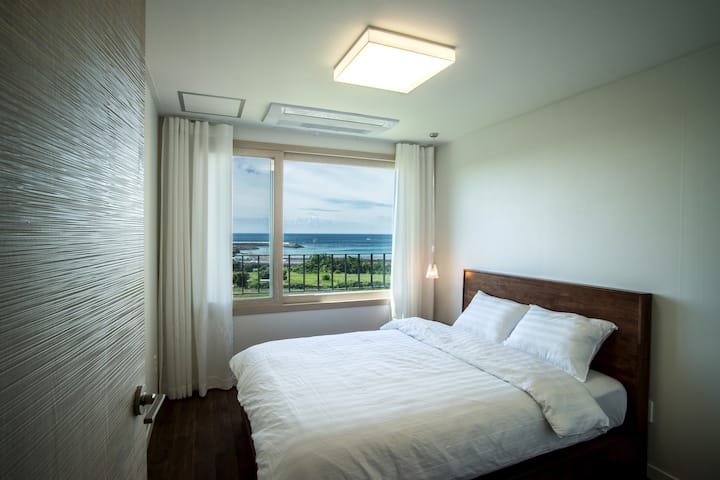 202호 :: 제주도 펜션 제주도 숙소 제주공항15분 삼양2022 - Jeju