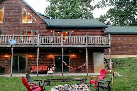 Lake Michigan Beach Vacation Rentals & Homes - Michigan, United States ...