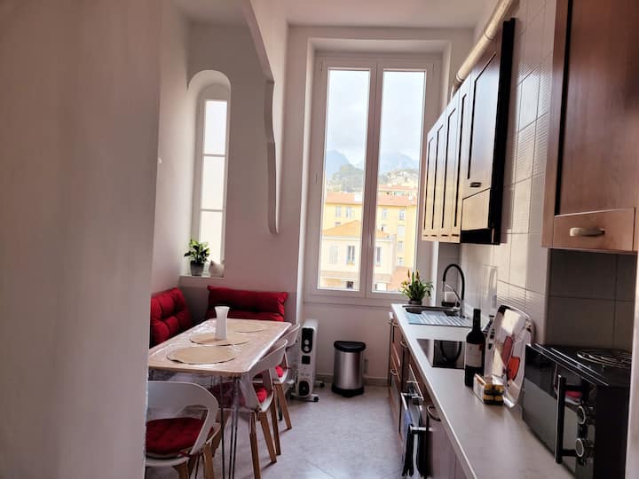 Spacieux Et Bel Appartement Calme En Centre Ville - Menton