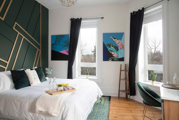 Boutique Stay In Charming Port Dalhousie - Room P - Niagara-on-the-Lake