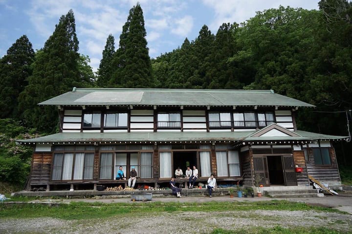 囲炉裏のある山奥の家〜Traditional Japanese Houses〜 - Hida