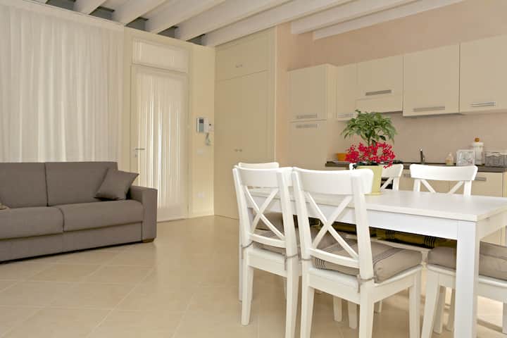 Two-room Apartment In Court Elvira - Manerba del Garda
