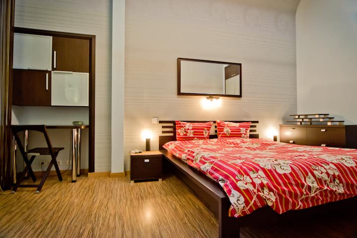 Super Modern Jacuzzi Apt In Maydan Id 161 - Kiew