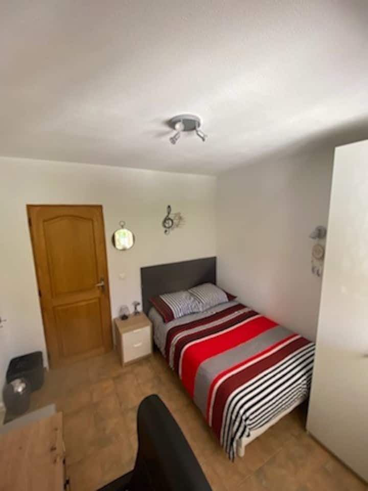 Chambre Au Calme Dans Village, Mer Et Campagne. - Grabels