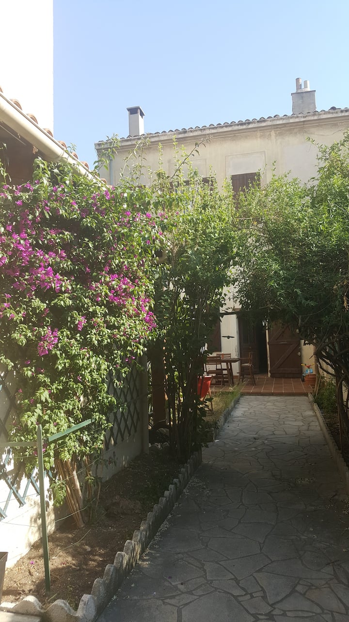 Maison 115m2 Jardin Au Calme Centre Ville Garage - Marseille