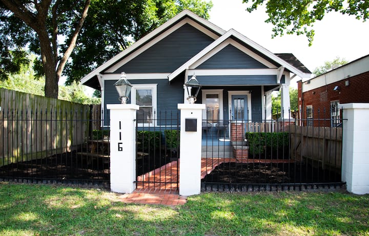 Bohemian Home Central Heights Available Long Term - Houston, TX