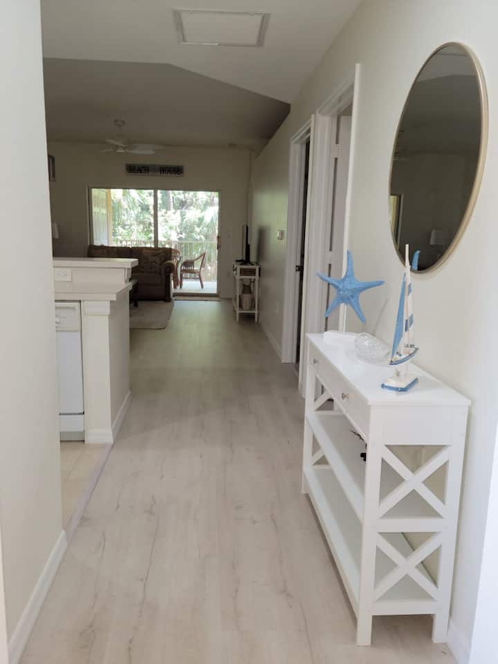 2/2 Condo In Botanical Place, Naples, Fl - Naples, FL