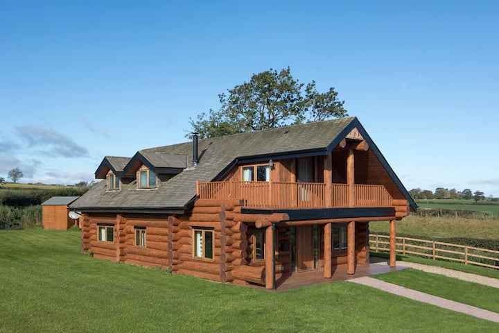 Traditional Scandinavian Random Log Home - Masham