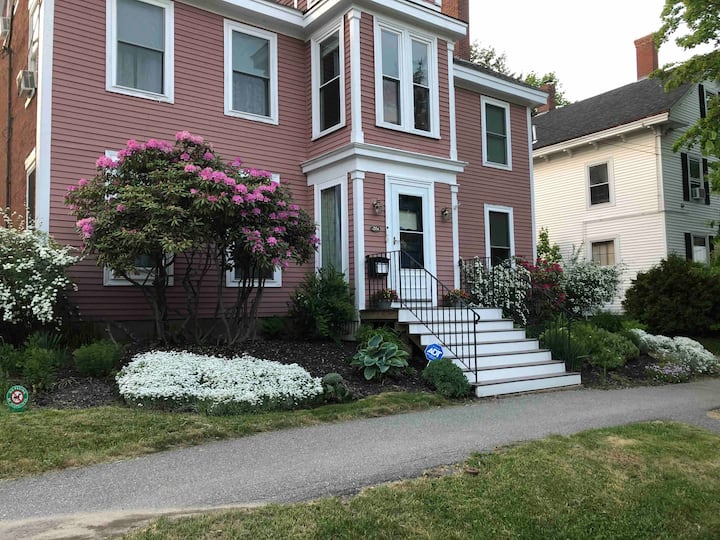 The 1830 Guest House - Bangor, ME