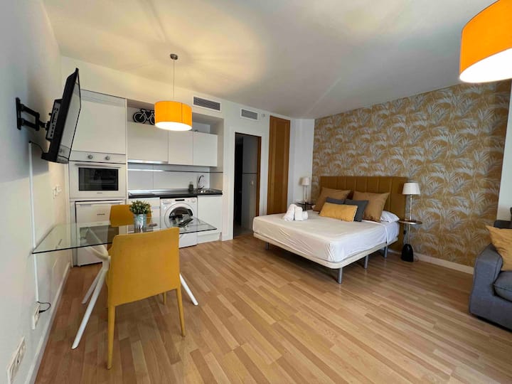 Cosy Suite With Parking & Patio - Malaga