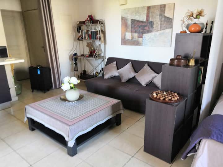 Grand Studio A Louer A St Gilles Les Bains. - Saint-Gilles les Bains