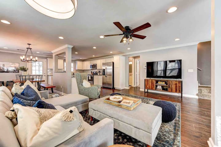 1930 Farmhouse Style Bungalow Close To Ocu/ Paseo! - Bricktown - Oklahoma City