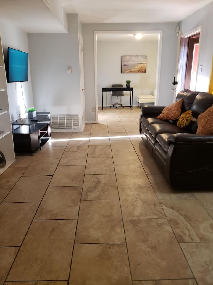 Convenient,  Close To Shops Restaurants And More - North Hills - El Paso