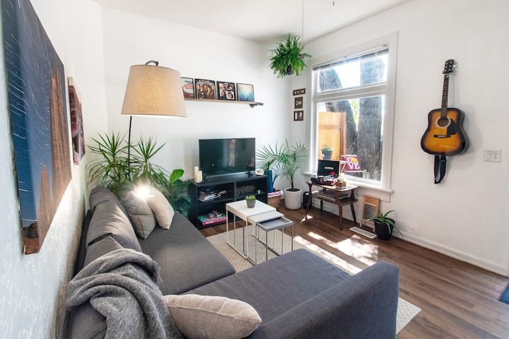 💙Of City | Easy Parking | Private Yard + King Bed💙 - Salt Lake City
