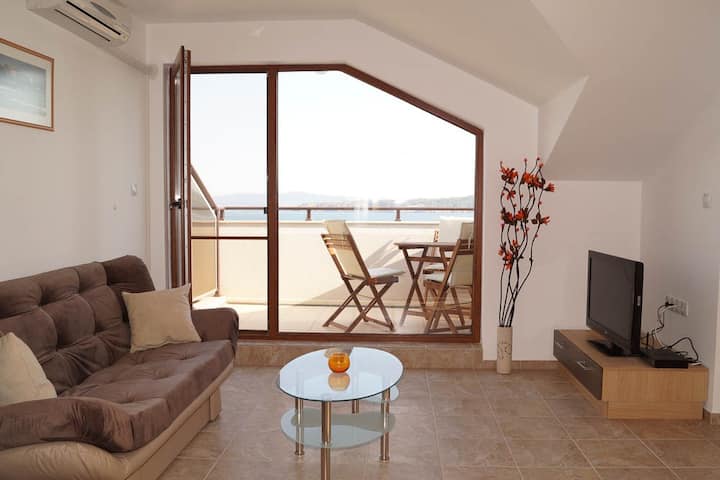 Villa Dafni - Apartment 7 - Djuni