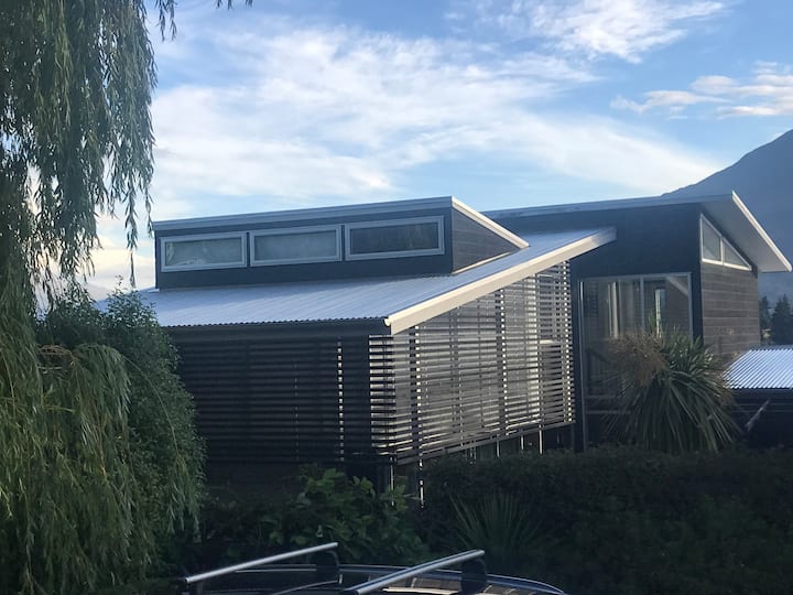 Queenstown Central Hidden Gem!
1 Bedroom Apartment - Queenstown