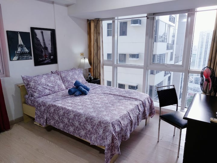 Modern Cozy Retreat 1br Urban Gem W/ Parking - Taguig