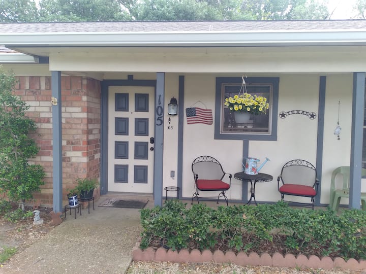 Rooms In Comfortable Hewitt Home - Waco, TX