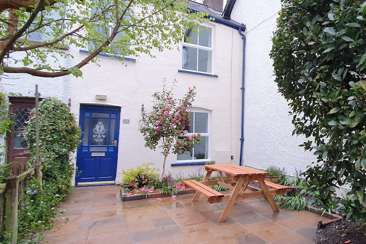 Keswick. Spacious 19th C. Cottage, Quiet Street. - Keswick