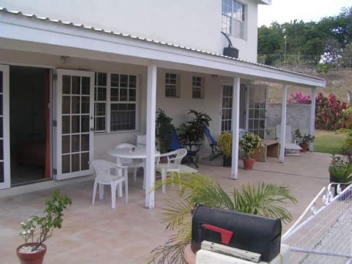 Rose Garden Apartments. 2 - Bridgetown