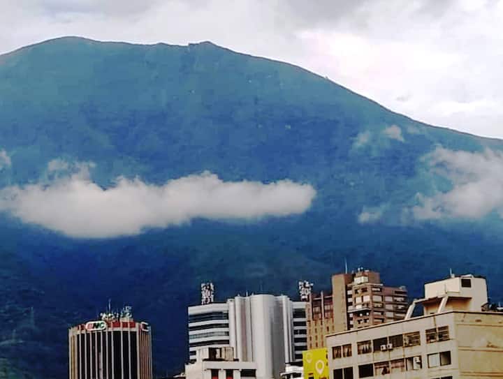 Alojamiento Frente A Sambil-chacao - Caracas
