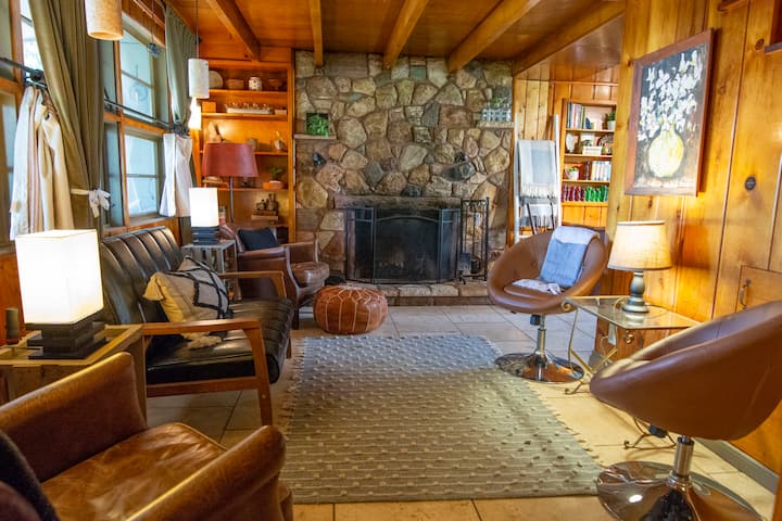 Cabin In The Woods - West Linn, OR